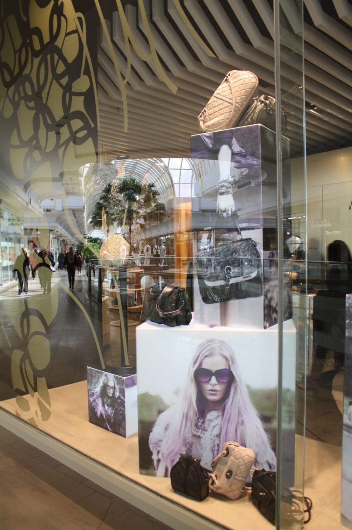 Custom Display Cases – The Ultimate Guide | Kayendee Plastics